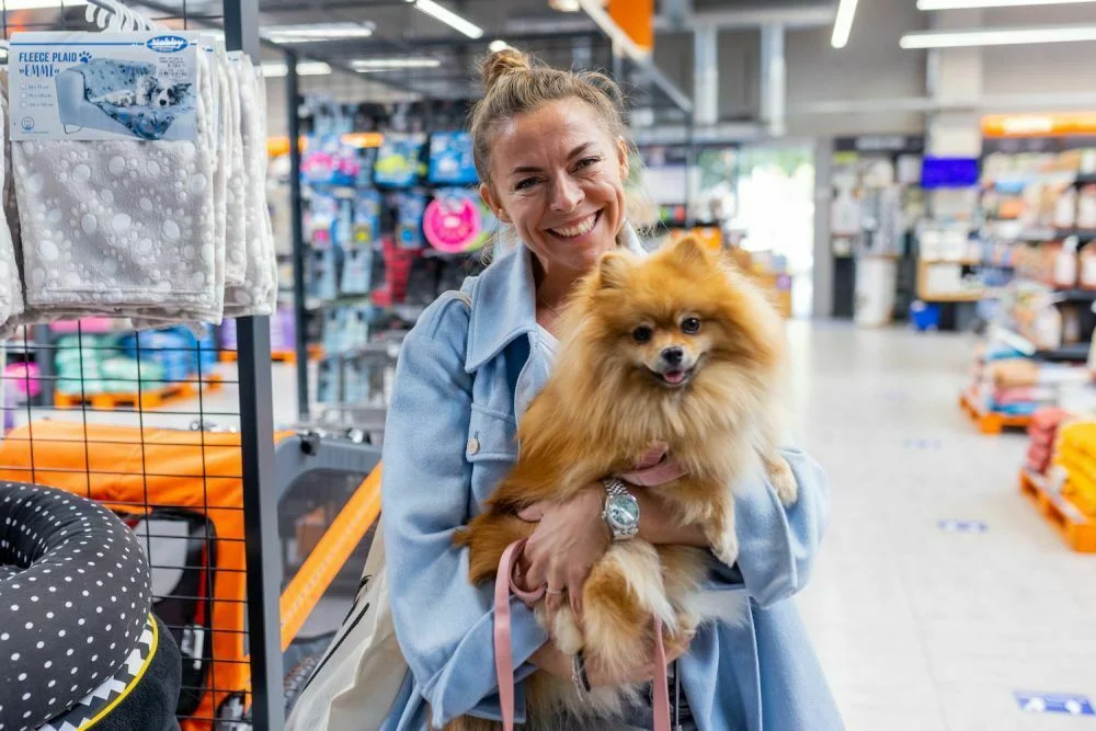 Kje znani Slovenci najraje kupujejo hrano za hišne ljubljenčke?