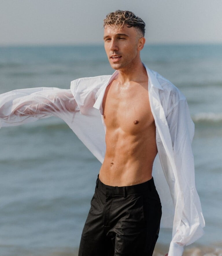 Zakaj se David Amaro znova poljublja s svojo prvo punco?