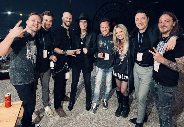 KiNG FOO zasijali kot predskupina Hollywood Vampires
